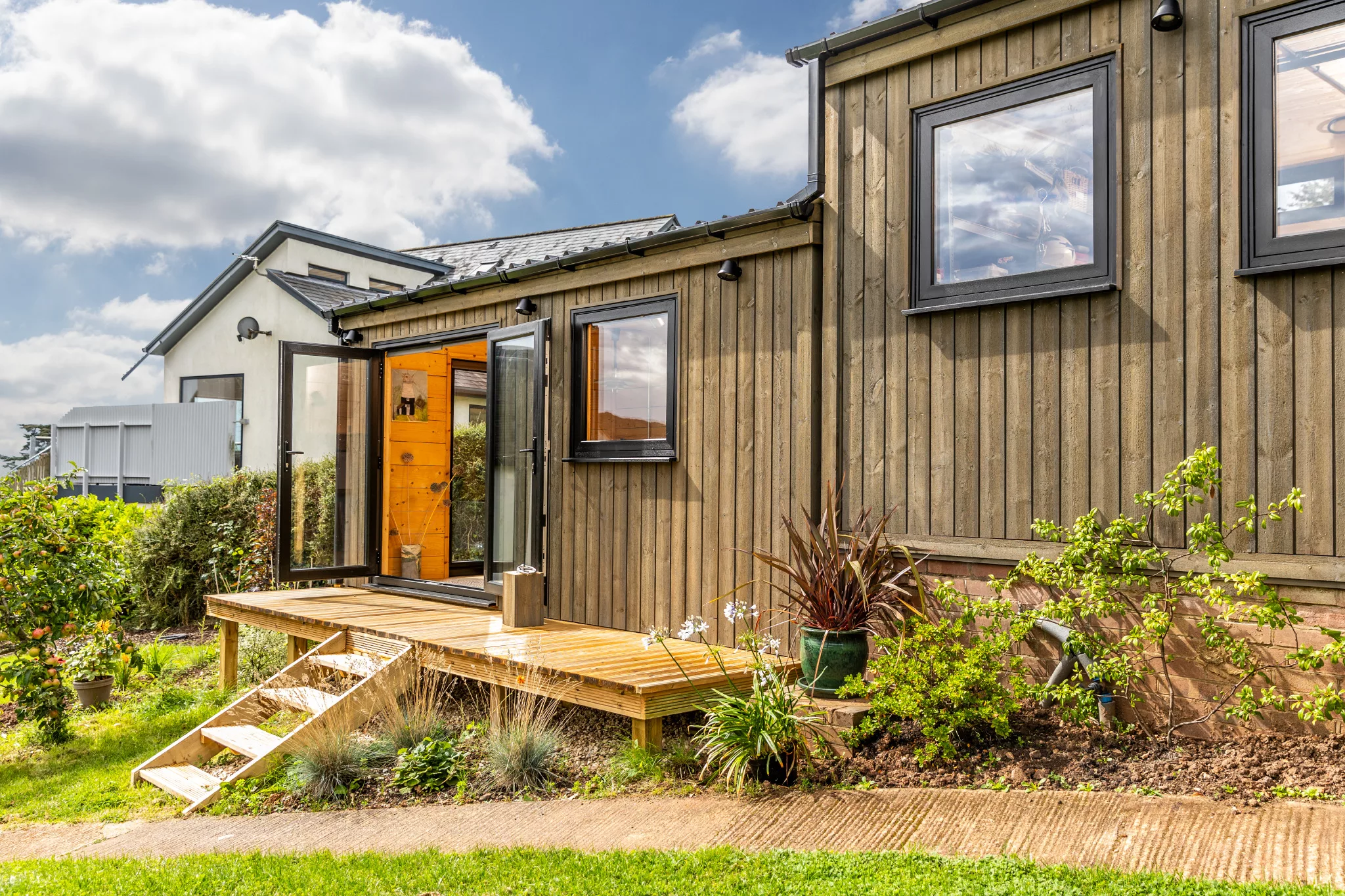 Villa Julie and Mike, UK. - Bitus.com